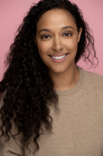 On Camera Women | Stars Agency